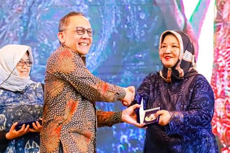 Prof Dr Riri Fitri Sari Raih Penghargaan Habibie Prize 2022 Pikiran