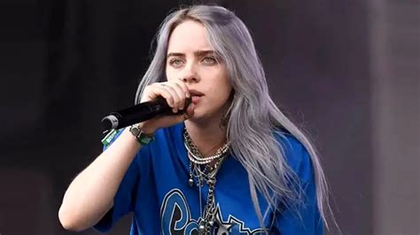 پیراهن ایرانی بیلی آیلیش پربازدید شد سوپرایز خانم خواننده برای ایرانی ها