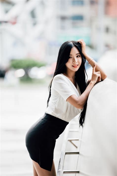 Girl Map Ha Bin 하빈 Black White 200917