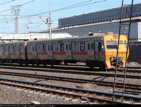 Sar Class 8m Cab Coach Right