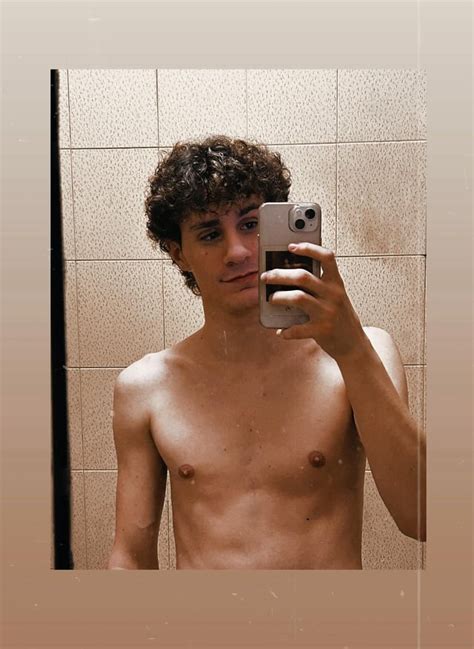 22 Guys Hmu Rboyswithabs