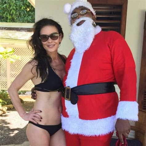 10 Sexy New Catherine Zeta Jones Bikini Pics