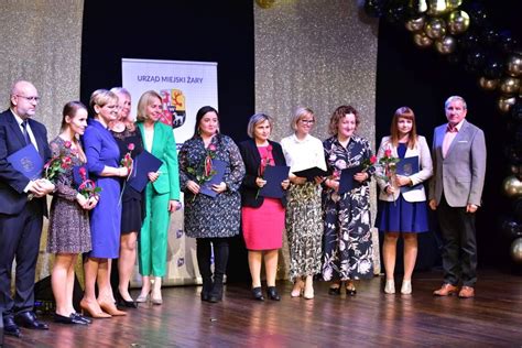 Gala Z Okazji Dnia Nauczyciela W Lunie Burmistrz Danuta Madej Rozdała