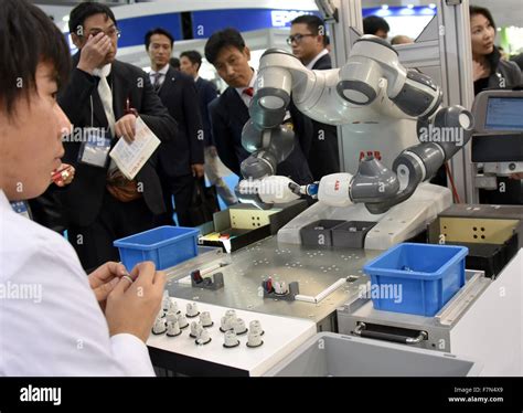 Tokyo Japan 2nd Dec 2015 An Assembling Robot Works With A Human