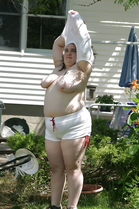 Kaylee Nude Lawn Mowing Porn Pictures Xxx Photos Sex Images