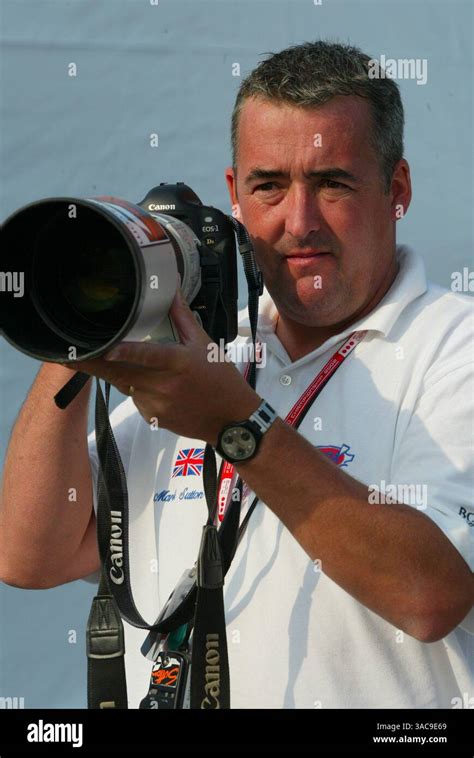 Mark Sutton Gbr Sutton Motorsport Images Demonstrates The New 32 Megabyte Canon 1ds Digital