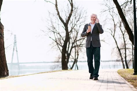 Why Arthritis Sufferers Praise Robotic Assisted Knee Replacements