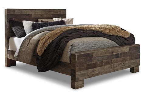 Derekson Queen Panel Bed