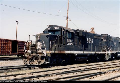 Ic Gp10 8057 Illinois Central
