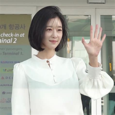 예뻐서 말많은 서예지 화이트 블라우스 코디 네이버 블로그