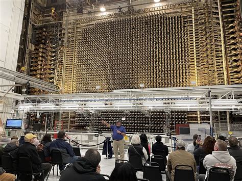 B Reactor Tours Filling Up Fast In Last Season Before Two Year Closure Tri Cities Area Journal