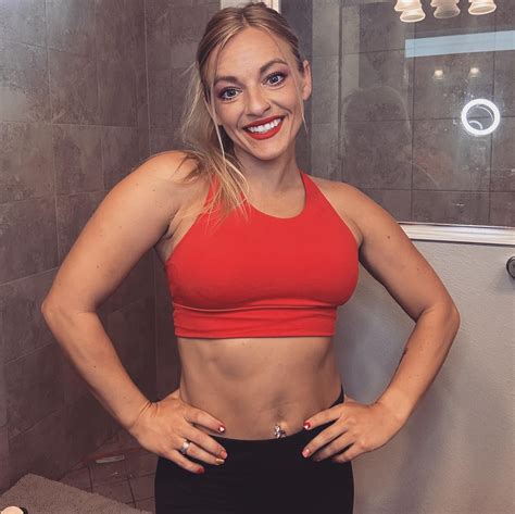 Teen Mom Mackenzie Mckee Shows Off Washboard Abs In Just A Red Bra And Booty Shorts For Sweaty New