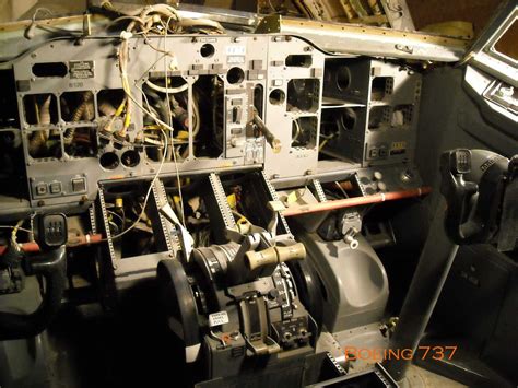 737 Classic Flight Deck Scrap To Home Flight Deck — Flaps 2 Approach