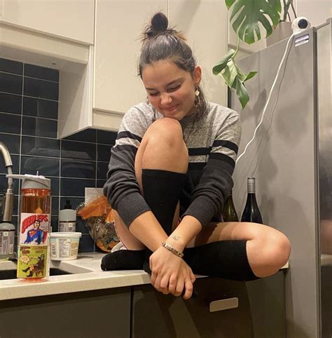 Thea Queen Killer Queen Beautiful Women Gorgeous Selfie Pjo Celebs Celebrities The Last