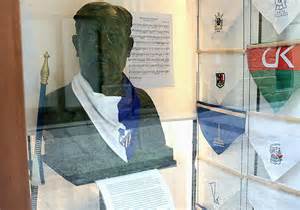 El Maestro Raimundo Sarriegui Asoma En La Sociedad Amaikak Bat El Diario Vasco