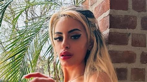 La Enorme Colección De Microbikinis De Antonela Pane La Influencer Que Es Furor En Instagram Y