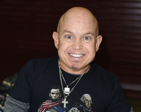 Snow White Premiere Dwarf Actor Responds To Rachel Zegler Movie Pivot