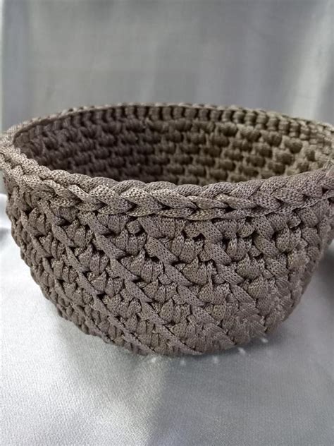 Кошик ручної роботи на деревяній основі — ціна 350 грн у каталозі Кашпо Купити товари для дому