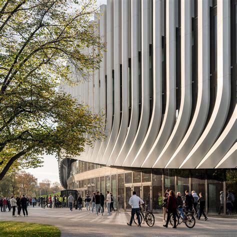Foster Partners Unveils 100000 Seat Stadium For Manchester United