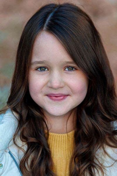 Molly Belle Wright About Entertainmentie