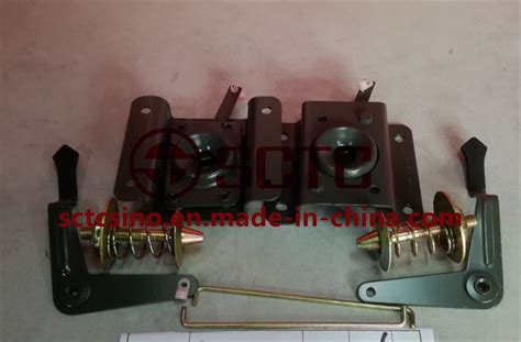Wg1642110027 Mask Right Lock Assembly Sinotruk Howo For Truck Parts Mask Right Lock And Mask