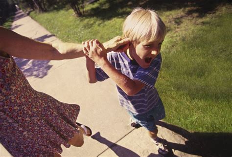 ¿castigar A Mi Hijo Con Nalgadas Me Puede Llevar A La Cárcel