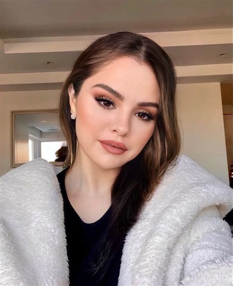 Selena Gomez Edit Selena Gomez Makeup Wedding Hair And Makeup