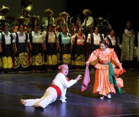 Los Maestrs Esperanza Y Gerardo Con El Baile De La Iguana De Tierra