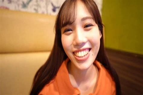 Erofv 129 素人女子大生【限定】ももちゃん20歳地下アイドルグループの人気メンバーとお忍びデート。イチャイチャしてから高級ホテルで喘ぎ