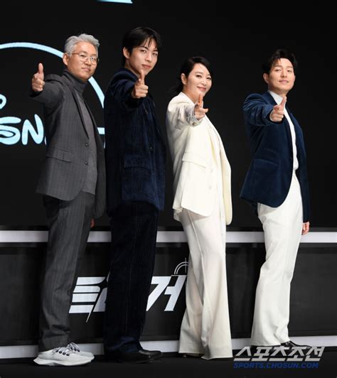 Disney Trigger Joo Jong Hyuk Kim Hye Soo Jung Sung Il Trust Me Sportschosun