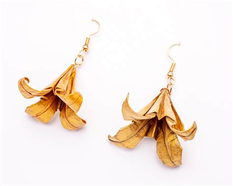 Flor De Borrachero — Aretes En Origami Resinado Papelón Origami By Max