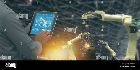 Iot Industry 40 Conceptindustrial Engineer Using Software Augmented Virtual Reality In