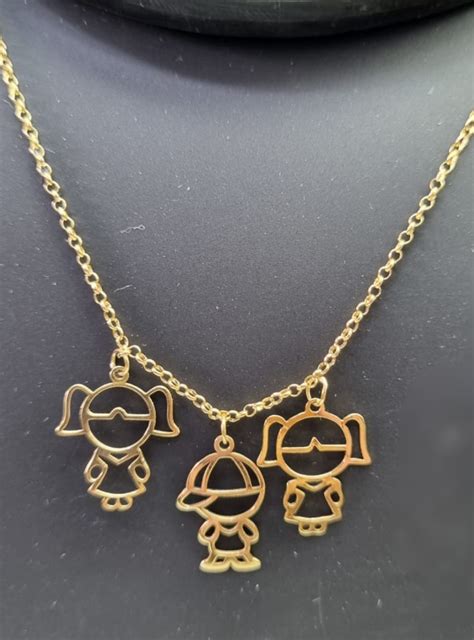 Cordão Com Bonequinhos Vazados