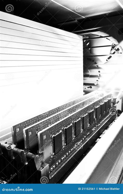 Almacenamiento Principal En Chasis Del Ordenador Imagen De Archivo Imagen De Semiconductor