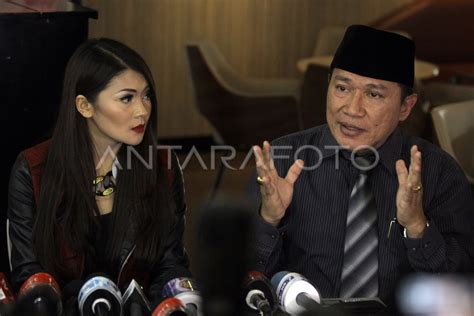 Keterangan Indah Dewi Pertiwi Antara Foto