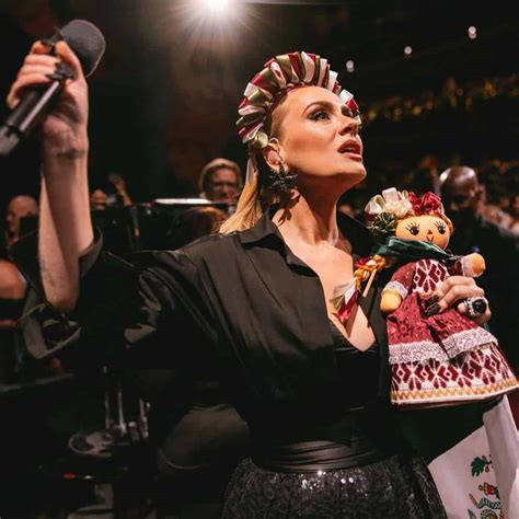 ¿sabías Que Adele Es Fanática Del Dr Simi El Despertar