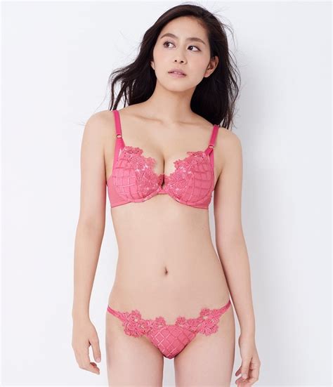 下着モデル エロ画像53枚！綺麗な乳首や陰毛はみ出しハプニング※あり エロ画像エロ寺 抜けるお宝画像まとめサイト