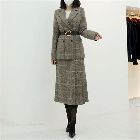 스타일라떼 겨울 울 글렌체크 투피스 여성정장세트 테일러드 자켓 A라인 스커트 셋업수트 오피스 하객룩