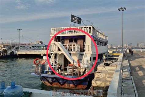 russian dies on tourist boat after using slide