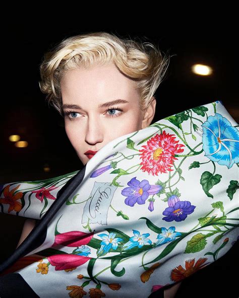 Genial Floral Blumenmuster Für Den Modefrühling