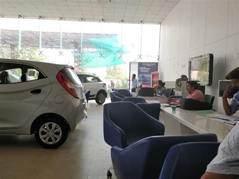 aditya narain hyundai varanasi show room joonsquare india