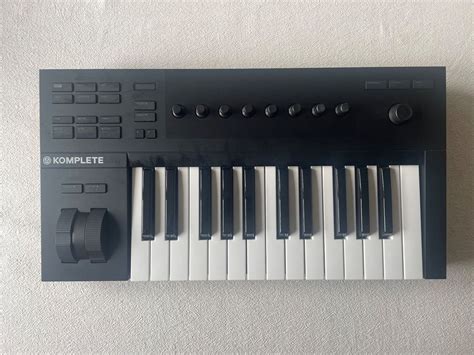 Native Instruments Komplete Kontrol A25 Midi Keyboard Gebraucht In