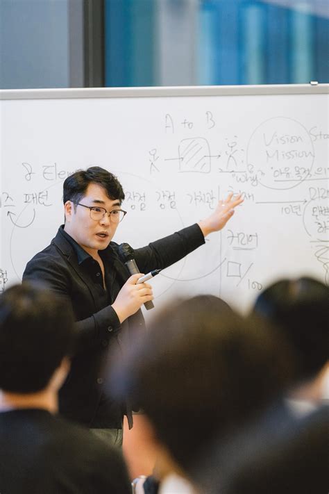 우리 모두는 행복하고 성공한 삶을 추구합니다 오랜 시간의 공부와 연구를 통해 아래의 8가지를 마스터하는 것이 행복하고 성공한
