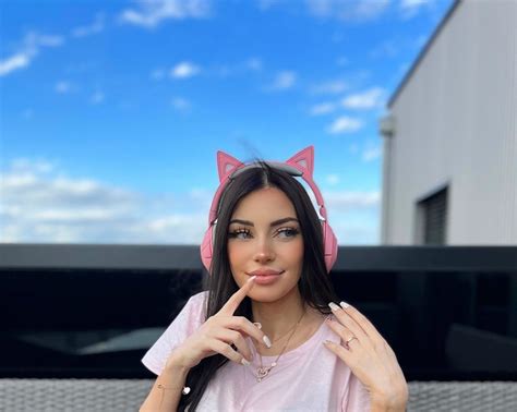 Mellow Maloni Biography 27 Photos Age Height Real Name Instagram Account 2025