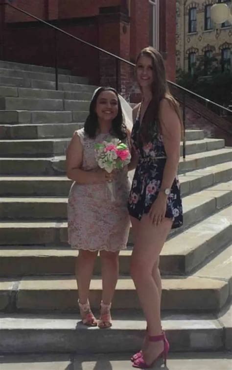 She Probably Needed An Extra Step Scrolller