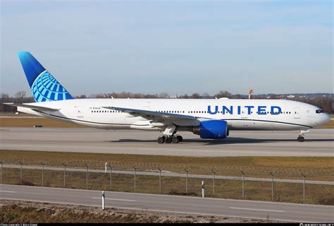 N783UA United Airlines Boeing 777-222ER Photo by BjörnD | ID 1369290 ...