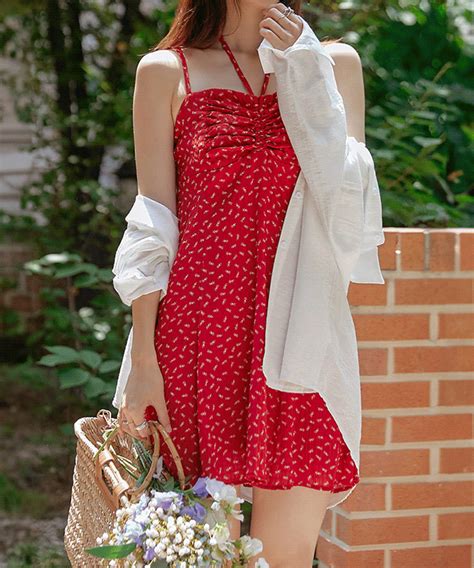 로우앤 플라워 홀터넥 셔링 미니 원피스 여름나시슬리브리스뷔스티에미니원피스꽃무늬플레어밴딩바캉스휴양지룩 에이블리