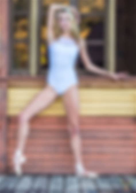 Ballet Leotard Wearing Model Shows Her Cameltoe Rleotards