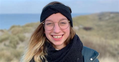 Robin Willems 25 Doorbreekt Taboes Met Campagne Under The Mask