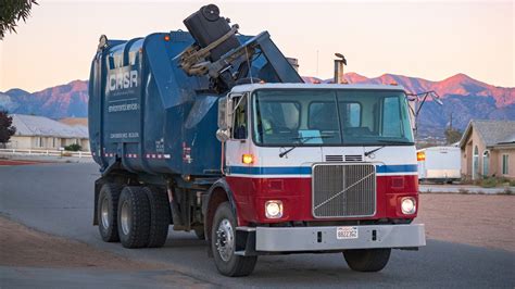 Crandr Whitegmc Heil Rapid Rail Garbage Truck In The Mojave Desert Youtube